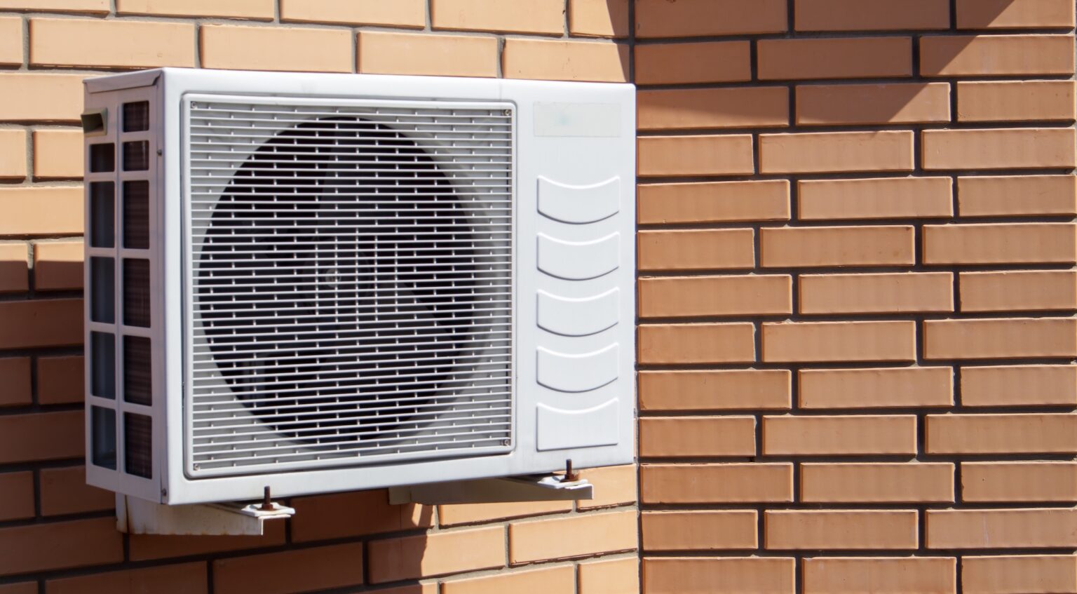 How Does A Mini Split Work? (Full AC Unit Guide)